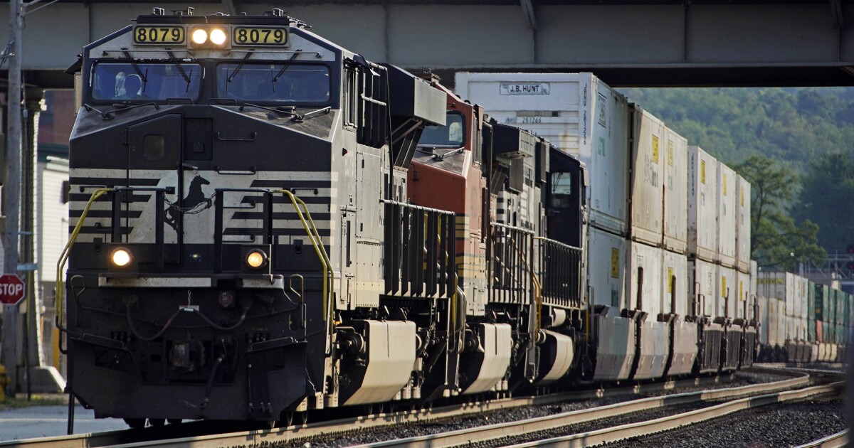 Norfolk Southern freight train derails in Montgomery County, but no ...